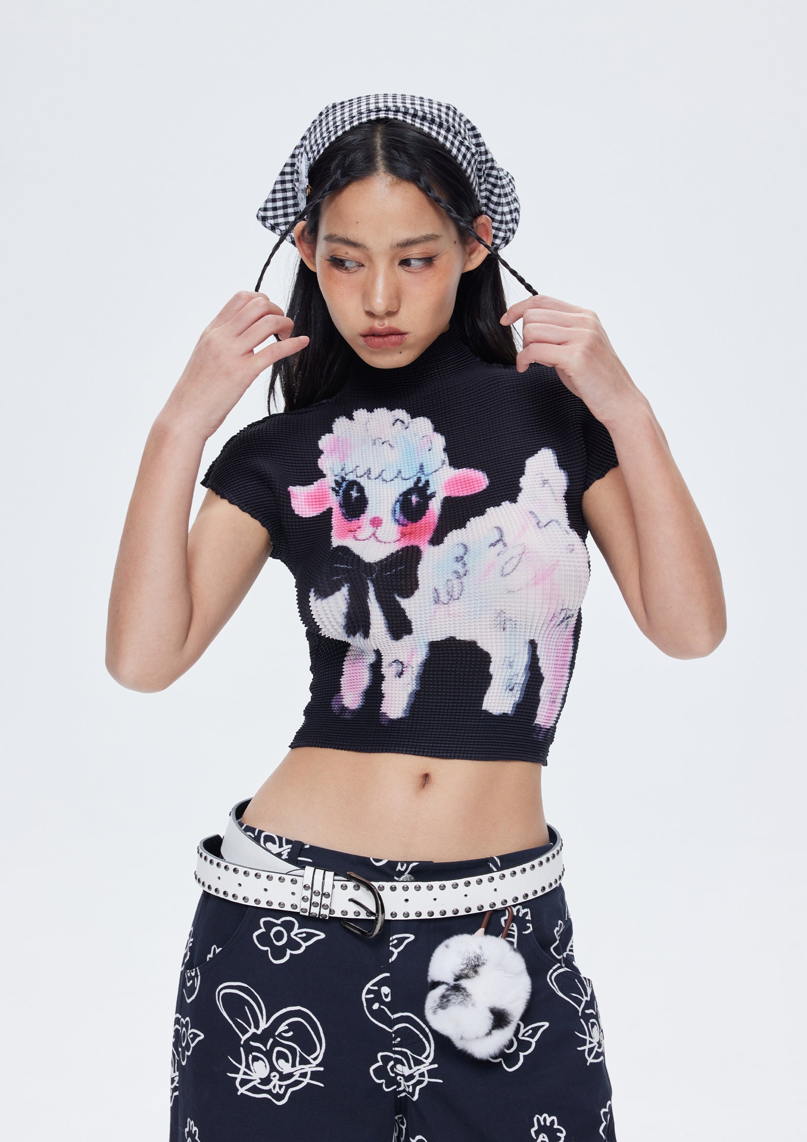 Lamb crinkle stretch crop tee - black – Future Fusion Online